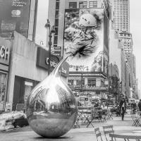 China Mirror Polished Stainless Steel Tear Sculpture 3m Height by Richard Hudson for sale