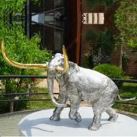 China Electrolysis Effect Stainless Steel Howling Elephant Sculpture for collection for sale