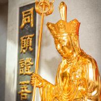 China 1.8m Gold Leaf Bronze Sitting Buddha Statue Ksitigarbha Bodhisattva for Temple for sale
