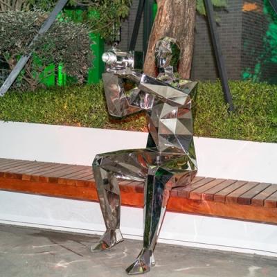 China Stainless Steel Photographer Statue Mirror Polished 1.8m for Public Space Art for sale