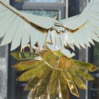 China 316L Stainless Steel Falcon Sculpture 1m Gold Plating Hand Forged Art Decor for sale