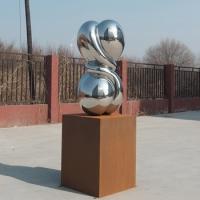 China Mirror Polished Steel Twisted Sculpture H1.1m by Richard Hudson 316L Stainless Steel for sale