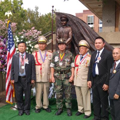 China Antique Patina Silicon Bronze Soldier Monument Statue 2.6m H Custom Military Sculpture for sale