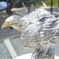 China Modern Animal Metal Sculptures , Casting Metal Falcon Statue for sale