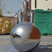 China Mirror Polished Stainless Steel Pushing Earth Statue 1.8m High 316L for Garden for sale