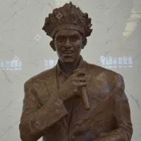 China Life Size Customized Casted Bronze Figure Statue Monument Statue for sale