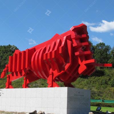 China Large Outdoor Spray Painted Steel Cow Sculpture 5m High for Highway Decoration for sale