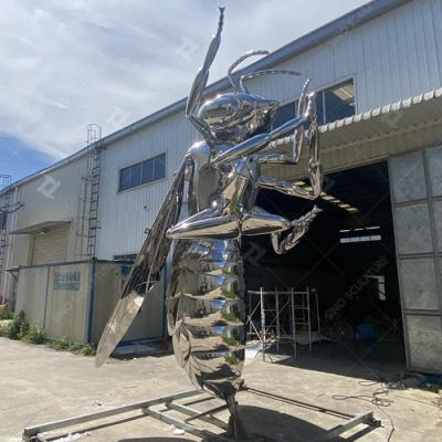 China 4.8m High Customized Mirror Polished Stainless Steel Bee Sculpture for sale