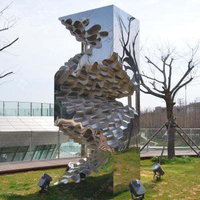 China Custom Stainless Steel 316L Garden Sculpture 4m High Mirror Polished Hand Forged for sale