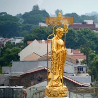 China Bronze Ksitigarbha Bodhisattva Sculpture 4.5m Gold Leaf Finish Casting for sale