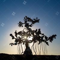 China H7.6m Stainless Steel 316L People Tree Sculpture Mirror Polished Contemporary Art for sale