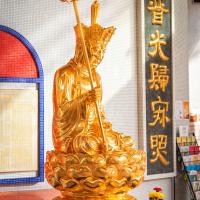China Gold Leaf Bronze Sitting Ksitigarbha Bodhisattva Statue for sale