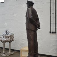 China Casting 1.8m Bronze Military Statue Patina Finish for sale