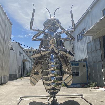 China Polished Stainless Steel Bee Sculpture 4.8m Height Outdoor Art for sale