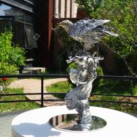 China Custom Cast Flying Eagle Stainless Steel Animal Sculpture for sale