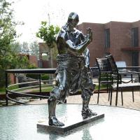 China Mirror Polished 316L Stainless Steel Warrior Sculpture H2ft Cast Art for sale