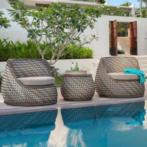 China Customized UV Resistant Outdoor Rattan Garden Sofa with 3-Year Warranty and Waterproof Features for sale