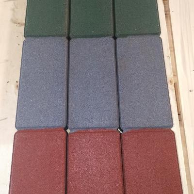China 1200×20mm Recycled Rubber Border Edging - 150mm Thick Anti-Slip Garden Edging with REACH/CE Certification for sale