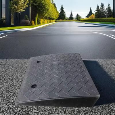 China Rubber Driveway Curb Ramp 450x450mm with 45-66mm Thickness | Recycled Rubber Material for Event Stability for sale