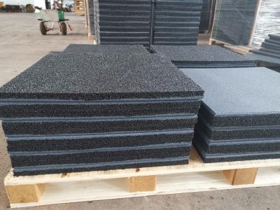 China Interlocking Rubber Gym Flooring Tiles 15mm 50mm Thick EPDM SBR Anti Slip Shock Absorbing for sale