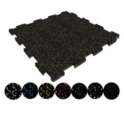 China 1000x1000mm Eco-Recyclable Interlocking Rubber Mats 15-50mm Thick Anti-Slip Noise-Reducing Gym Flooring for sale