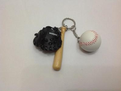 China Custom Cricket Glove Stick Set Sport Keychain Gifts 0.1 lbs Wood PU for sale