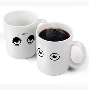 China Heat Sensitive Color Changing Ceramic Coffee Mug 350ml Stain Resistant Easy Clean Custom Logo for sale