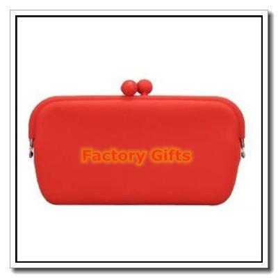 China Eco Friendly Custom Silicone Coin Bank Bag 19x11x2cm Waterproof Travel Money Storage for sale