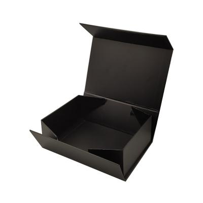 China 1200g Paperboard Black Magnetic Gift Box Matte Lamination For Clothes for sale