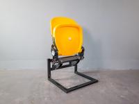 China STUNITY Auto Tip-Up UV Resistant Gas Assisted Pp Plastic Beam Mounted Stadium Chair With Riser Mounted Brackets for sale