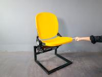 China STUNITY Auto Tip-Up UV Resistant Gas Assisted Pp Plastic Beam Mounted Stadium Chair With Riser Mounted Brackets for sale