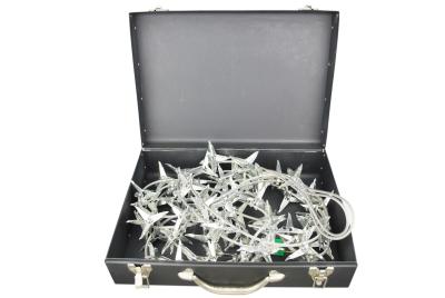 China Police Use Throwing Type Tyre Deflation Spikes With Stainless Steel Rope for sale