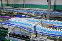 China Dynamic Buffer Platform Conveyor System for 60000BPH Bottled Water Production Line with 3 Drive Motors for sale