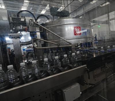 China Automatic Hot Melt Labeling System SPCTTB.RH30 - 48,000 BPH High Speed with ±1mm Accuracy for Bottles for sale