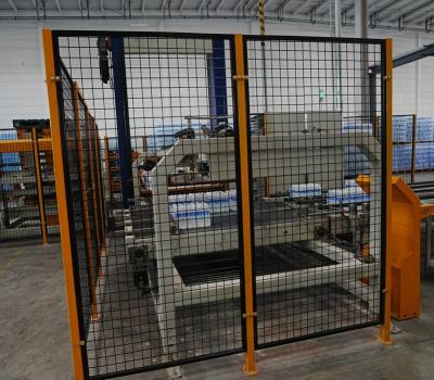 China High-Position Touch Screen Gantry Robotic Palletizer 42,000 BPH 380V 50Hz Bottled Water for sale
