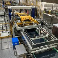 China Fully Automatic Cage Trolley Conveyor Belt System with ±1mm Positioning Accuracy for Glass Plastic Bottles Sterilization for sale