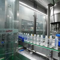 China 54000 BPH Hot Filling Electrolyte Water Production Line with 100-2000ml Capacity and Gravity Filling Technology for sale