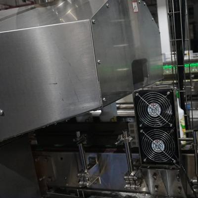 China Automatic Sleeve Labeling Machine 9000-72000bph for Bottles and Cans for sale