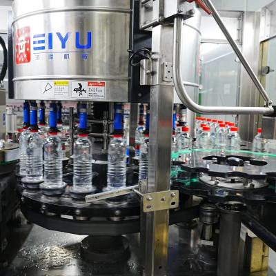 China Automatic Hot Melt Glue Labeler 6000-72000BPH No Bottle No Label No Glue for Beverage Line for sale