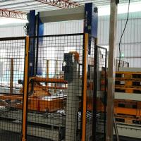China Robotic Palletizing System That Marshals First and Then Palletizer for Beverage Lines for sale