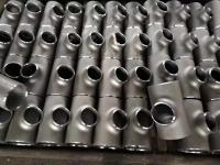 China Steel Butt Welded Pipe Fitting ASME B16.9 Elbow Tee Reducer Cap Black Paint for sale