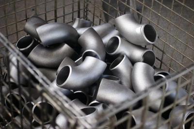 China A234 WPB SS400 45 Degree SGP JIS B2311 Elbow Tee Reducer And Cap for sale