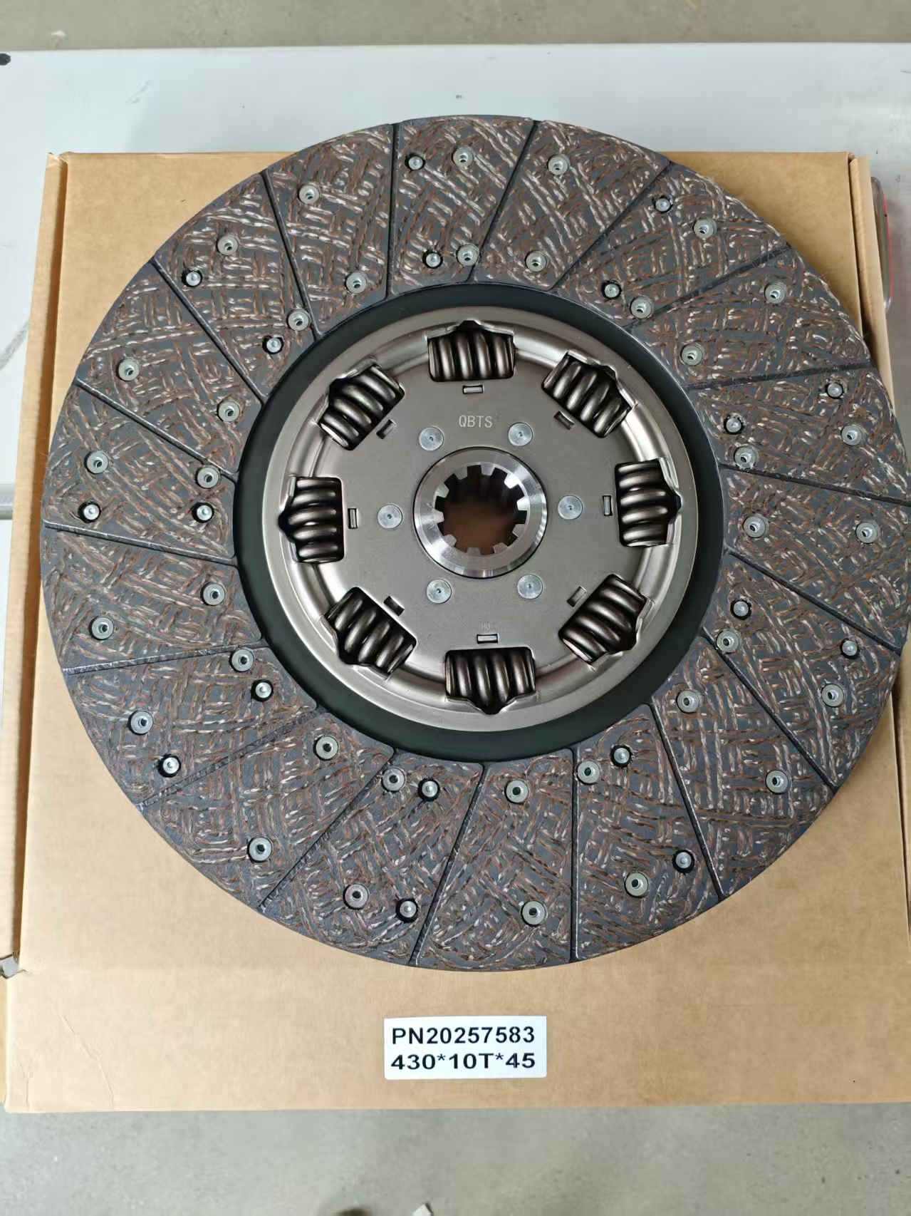 Heavy duty clutch disc 430mm, PN26257583, commercial vehicle transmission replacement part
