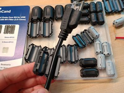 China Snap-On Ferrite Ring with 155 Ohm Impedance for EMI/RFI Suppression and Custom Design Options for sale