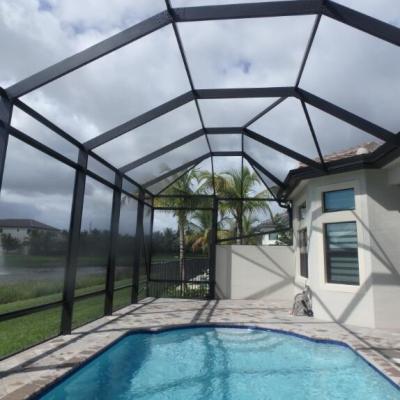 China 6-9ft PVC Fiberglass Screen 30m/100ft Length Pest Resistant for Outdoor Pool and Patio for sale