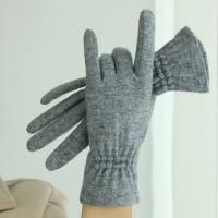 China Fashionable Lady Odm Winter Warm Gloves Wear In Outdoor With Wool Knit for sale