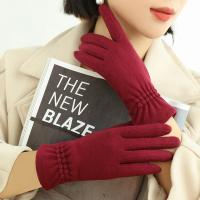 China Fashion Red Women OEM Super Warm Winter Gloves Sensitive Screen Touch Cycling for sale