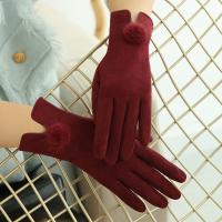 China Fashion Red OEM 16x23cm Lady Motorcycle Gloves Cycling Winter Keep Warm for sale