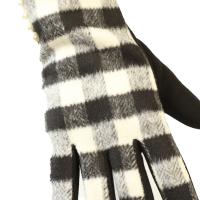 China Christmas 22x16cm Windproof Heated Gloves Grid Winter Ladies Mittens Fleece Thick for sale