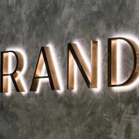 China HongSen Custom 3D Metal Backlit LED Sign 100-240V Stainless Steel Channel Letter for sale